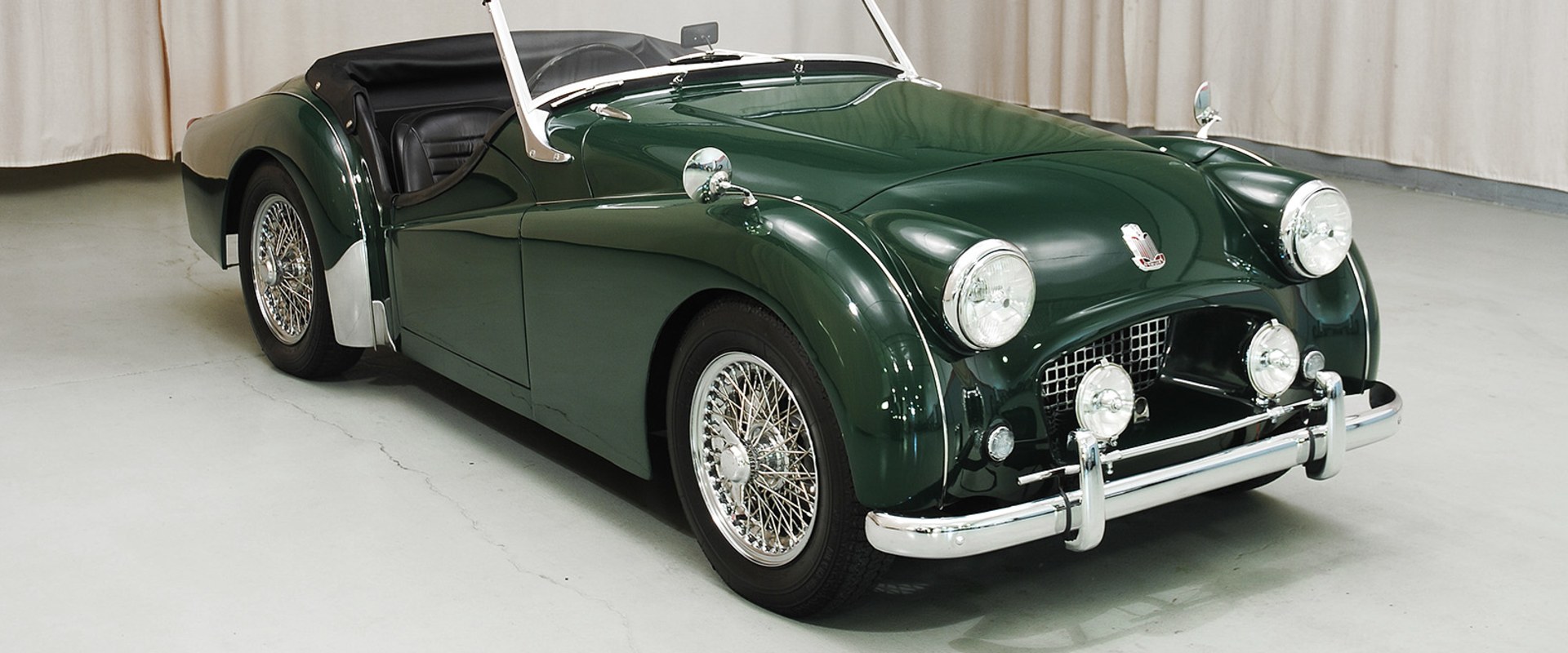 Exploring the Triumph TR2: An Overview
